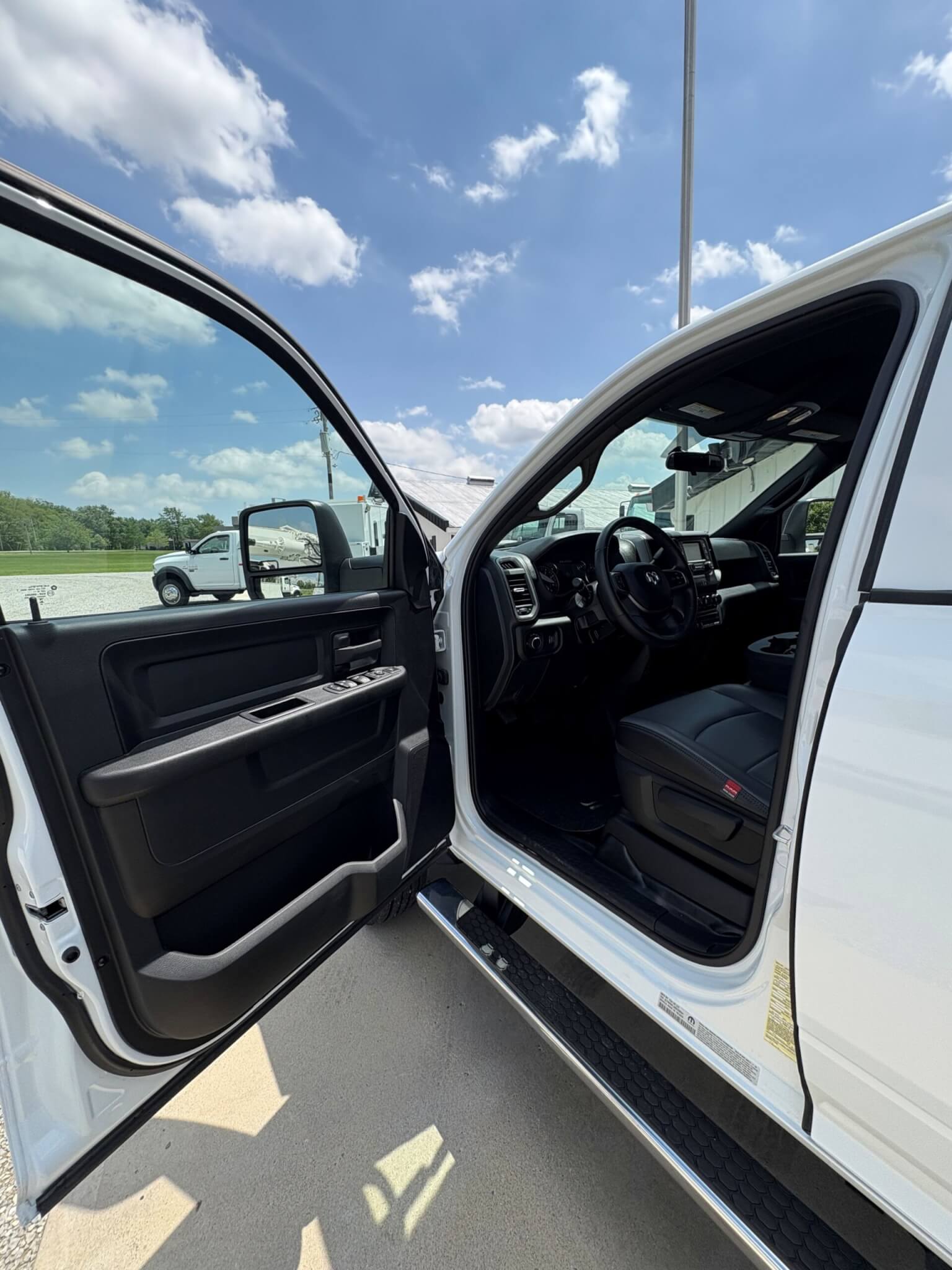 2024 RAM 5500 6.7 CUMMINS DIESEL SERVICE TRUCK - Imel Motor Sales