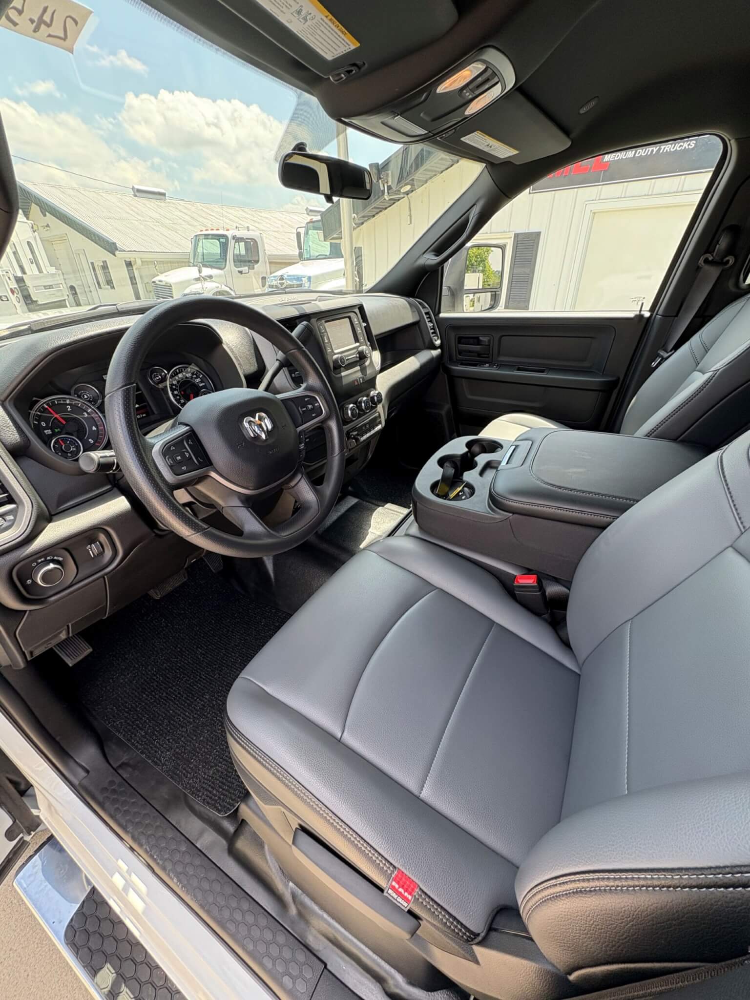 2024 RAM 5500 6.7 CUMMINS DIESEL SERVICE TRUCK - Imel Motor Sales